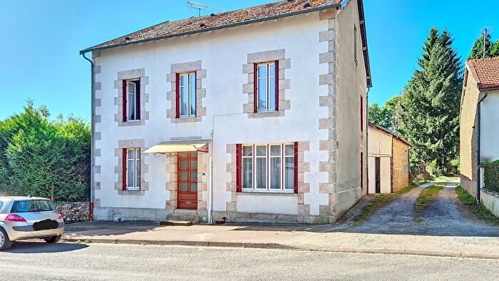 Maison à vendre - La Jonchère-Saint-Maurice - 7 pièces - 4 chambres