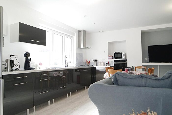 Maison à vendre - Saint-Florent-sur-Cher - 15 pièces - 8 chambres