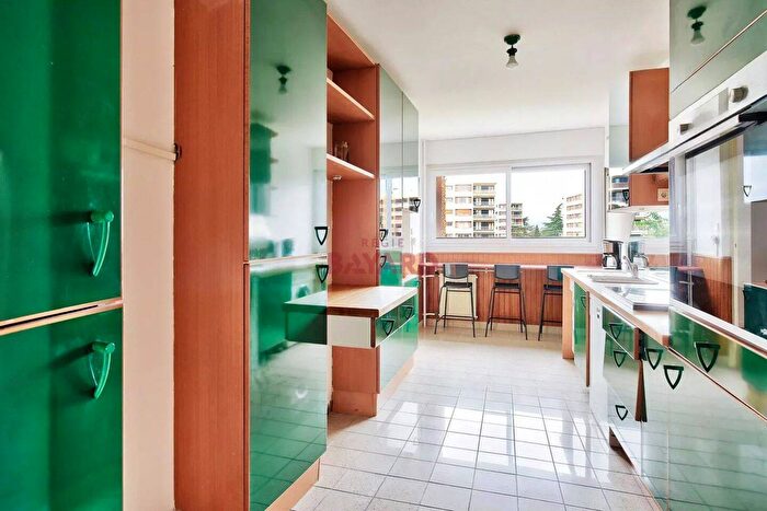 Appartement 4 pièces à Le-Perollier, Écully, à louer