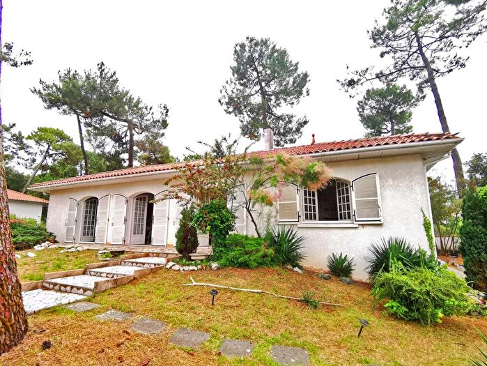 Maison à vendre - Saint-Georges-de-Didonne - 8 pièces - 5 chambres