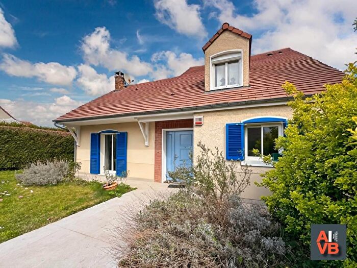 Maison à vendre - Bussy-Saint-Georges - 5 pièces - 3 chambres