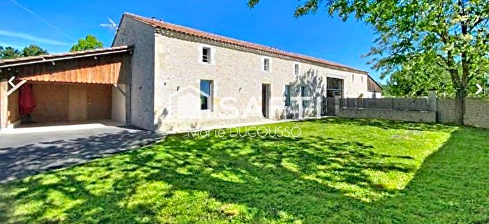 Maison à vendre - Montpeyroux - 9 pièces - 6 chambres