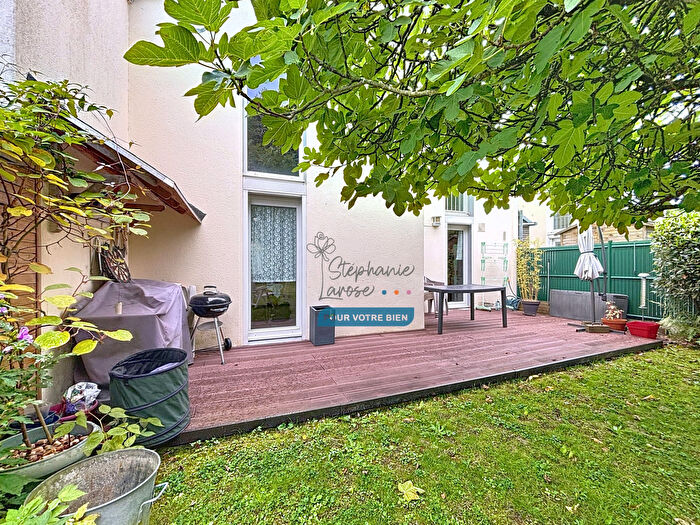 Maison à vendre - Émerainville - 6 pièces - 3 chambres