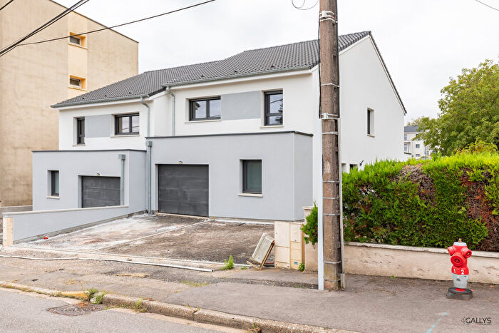 Maison à vendre - Marange-Silvange - 6 pièces - 4 chambres