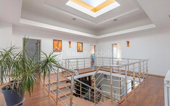 Maison à vendre - Wittenheim, Jeune-Bois - 8 pièces - 4 chambres