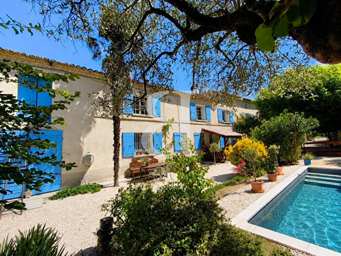 Maison 7 pièces à Sainte-Cécile-les-Vignes, à vendre