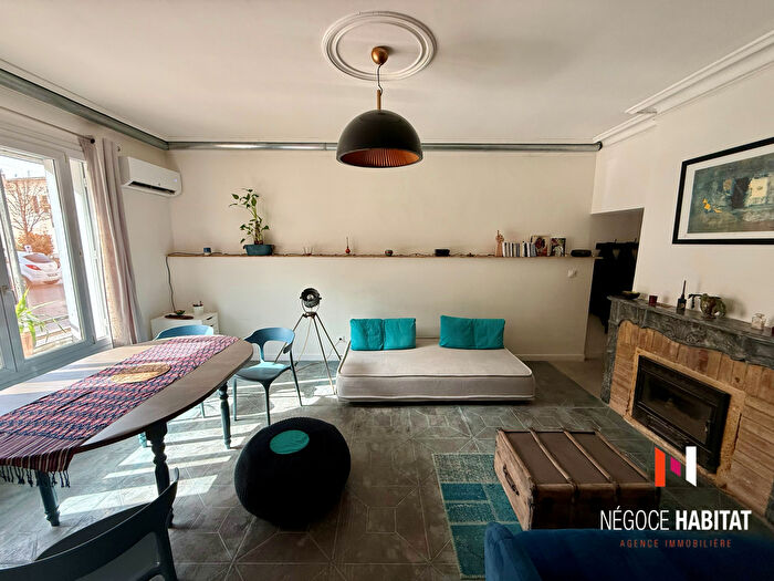 Maison à vendre - Saint-Christol - 10 pièces - 6 chambres