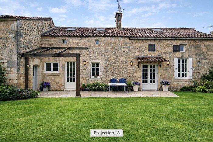 Maison à vendre - Nercillac - 5 pièces - 2 chambres