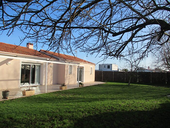 Maison à vendre - Saint-Vincent-sur-Jard - 4 pièces - 3 chambres