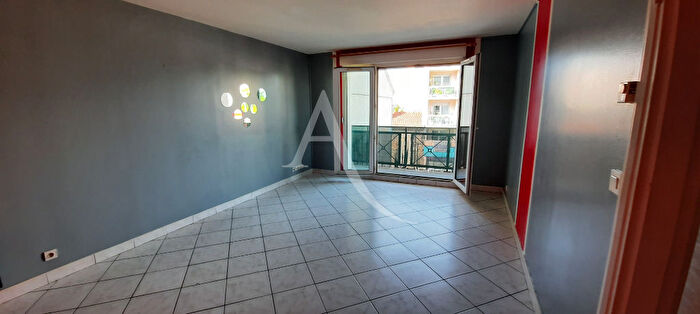 Montgeron, Centre-ville, Gare : Appartement 2 pièces à louer
