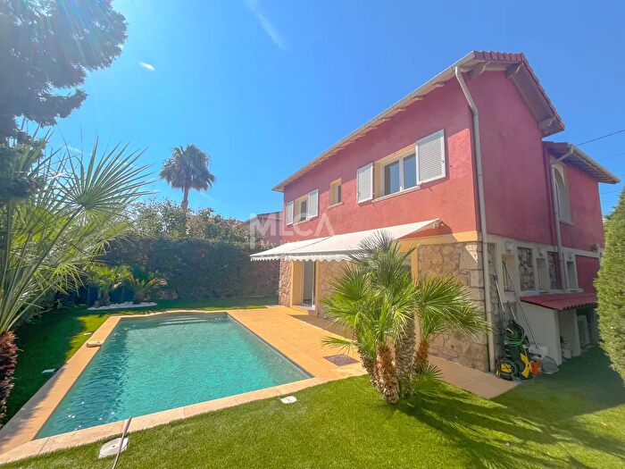 Maison à vendre - Antibes, Juan-les-Pins, Le Cap - 5 pièces - 4 chambres