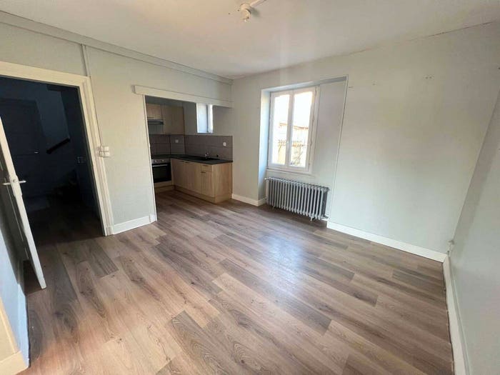 Lavault-Sainte-Anne - Appartement 5 pièces à louer