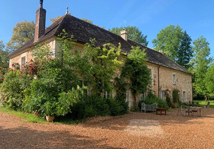 Maison à vendre - Saint-Mard-de-Réno - 10 pièces - 4 chambres