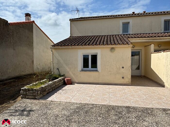Maison 4 pièces à Grues, à louer
