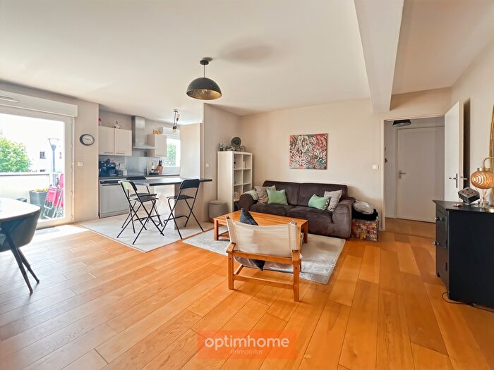 Appartement à vendre - Vezin-le-Coquet - 4 pièces - 3 chambres