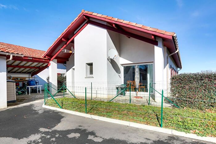 Maison à vendre - Ustaritz - 4 pièces - 3 chambres