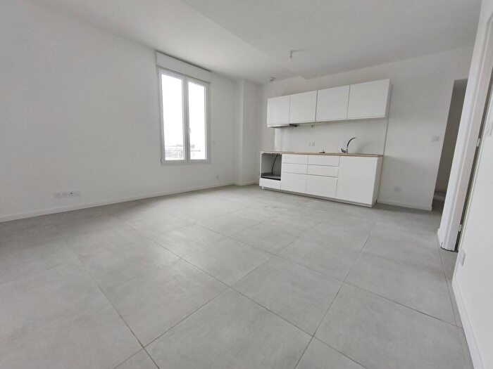Appartement à louer - Béziers - 2 pièces - 1 chambre