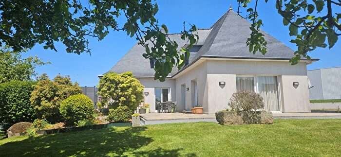 Maison 8 pièces à Carhaix-Plouguer, à vendre