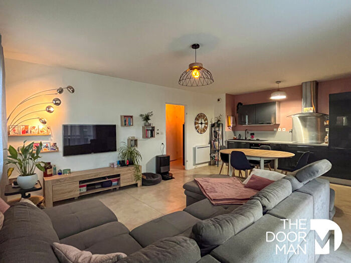 Appartement à vendre - La Chapelle-Saint-Ursin - 2 pièces - 1 chambre