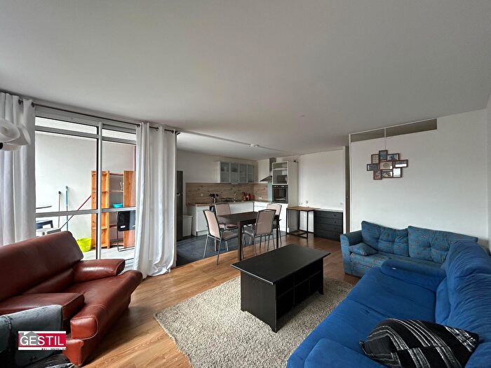 Appartement à louer - Cergy, Grand Centre - 5 pièces - 4 chambres