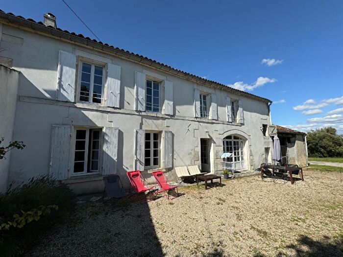 Maison à louer - Julienne - 4 pièces - 2 chambres