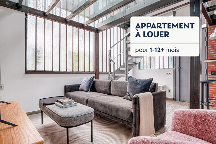 Appartement 2 pièces à Paris 15ème, Violet, Commerce, à louer