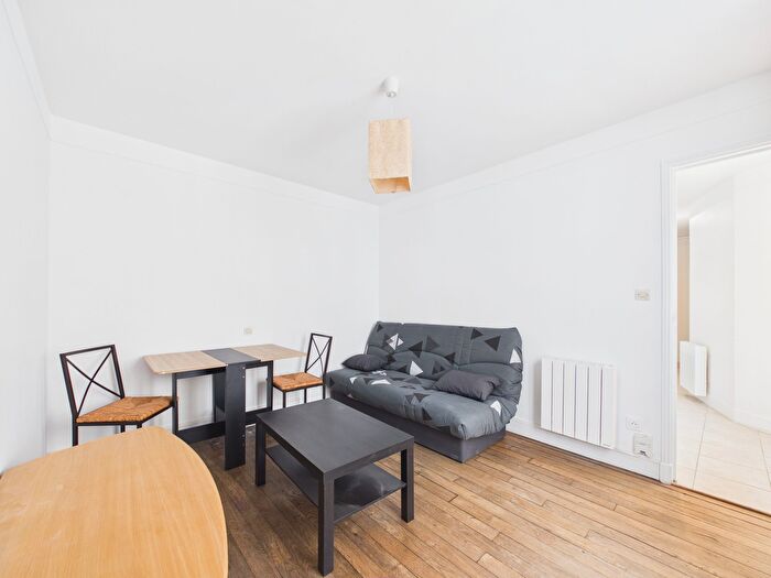 Appartement à louer - Paris e , Porte de la Villette - 2 pièces - 1 chambre