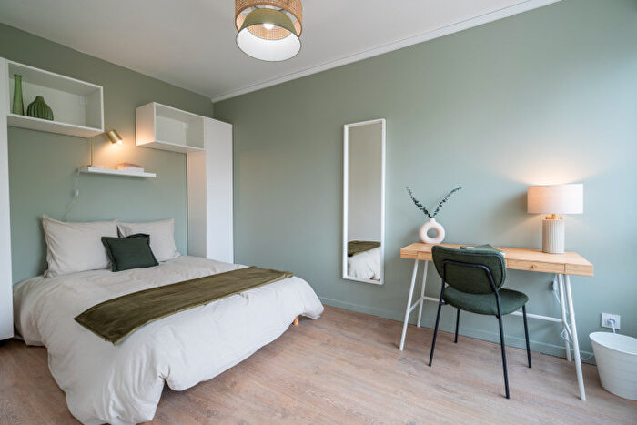 Appartement à louer - Oullins, Glacière, Montmein - 5 pièces - 4 chambres