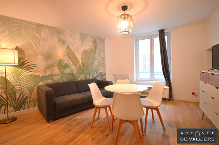Appartement 2 pièces à Rueil-Malmaison, Coeur de Ville, à louer