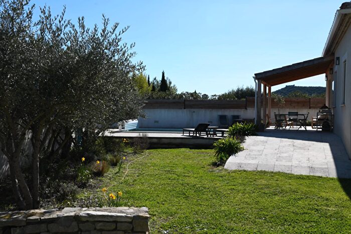 Maisons à vendre et appartements à louer - 1