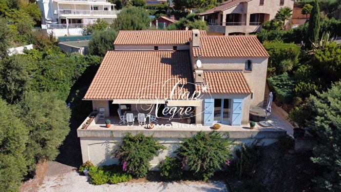 Le Lavandou, Rousset, Four des Maures, Saint-Clair : Maison 4 pièces à vendre