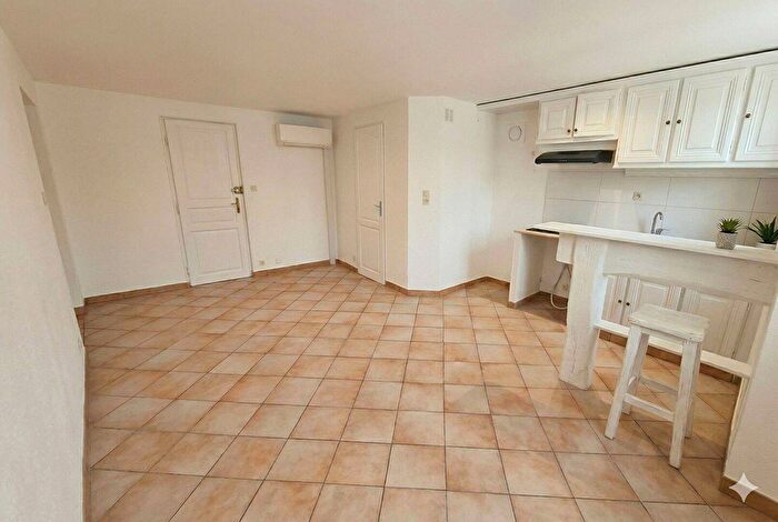 Appartement à louer - Mazaugues - 2 pièces - 1 chambre