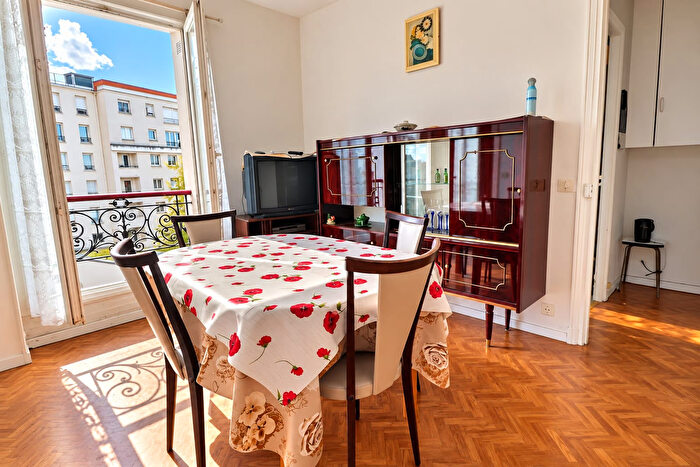 Appartement 2 pièces à Saint-Denis, République, Gare, à vendre