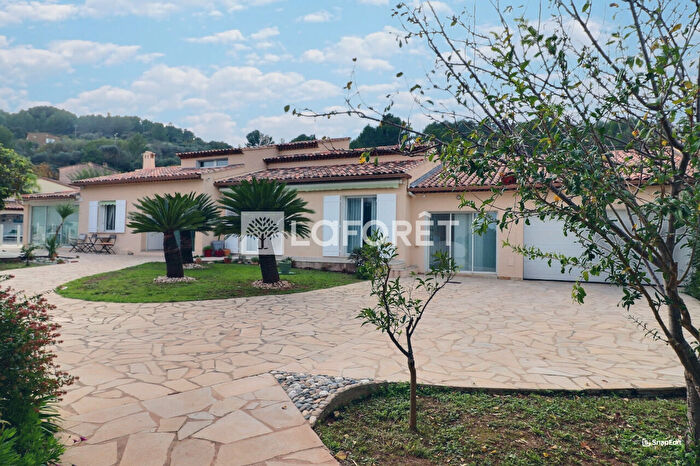 Maison à vendre - Cuers - 7 pièces - 5 chambres