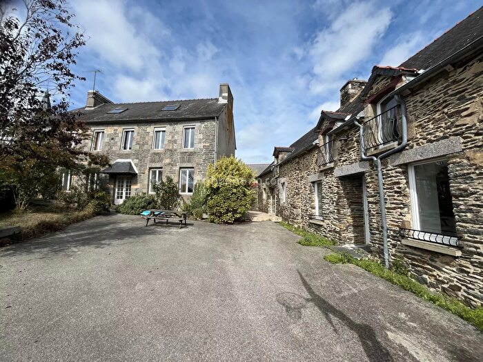 Allineuc : Maison 13 pièces à vendre