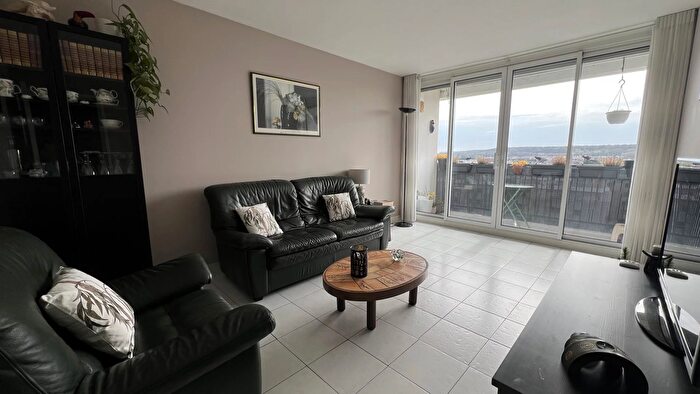 Appartement à vendre - Les Clayes-sous-Bois, Centre-ville - 3 pièces - 2 chambres