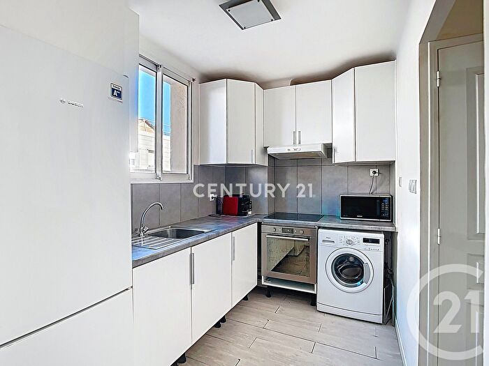 Appartement à vendre - Aubagne, Centre-ville, Beaumond - 3 pièces - 2 chambres