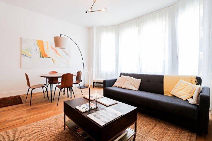 Appartement à louer - Gros Caillou, Paris ème arrondissement - 2 pièces - 1 chambre