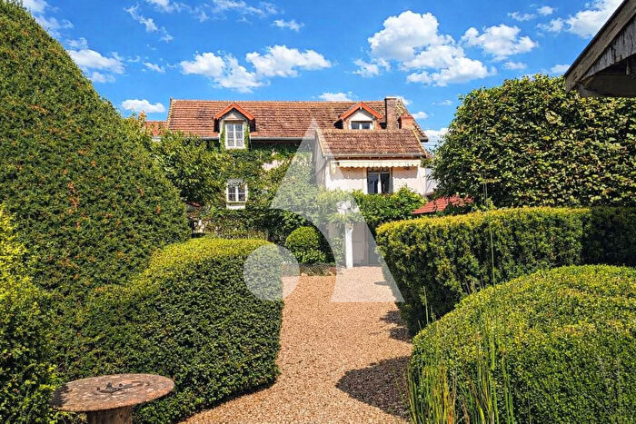 Maison à vendre - Charolles - 7 pièces - 6 chambres