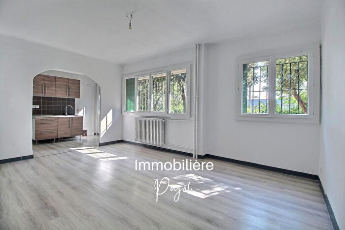 Marseille 8ème, Saint-Giniez : Appartement 3 pièces à louer