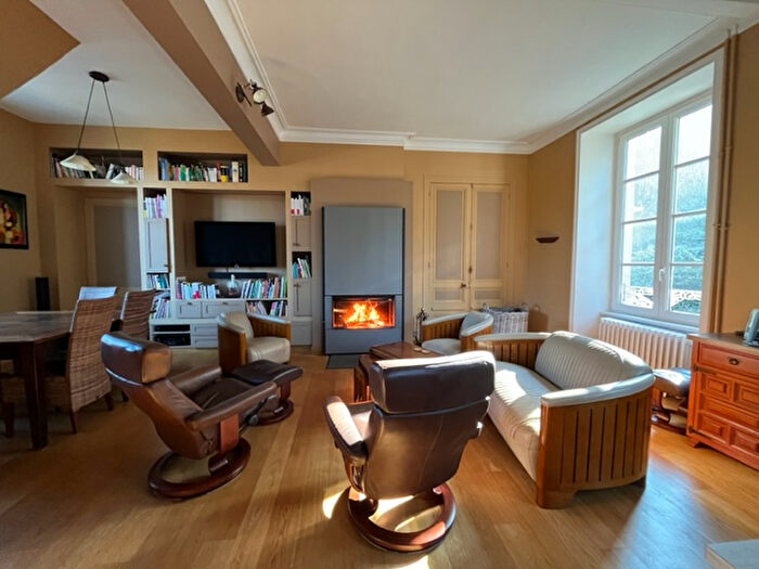 Maison à vendre - Vengeons - 9 pièces - 5 chambres