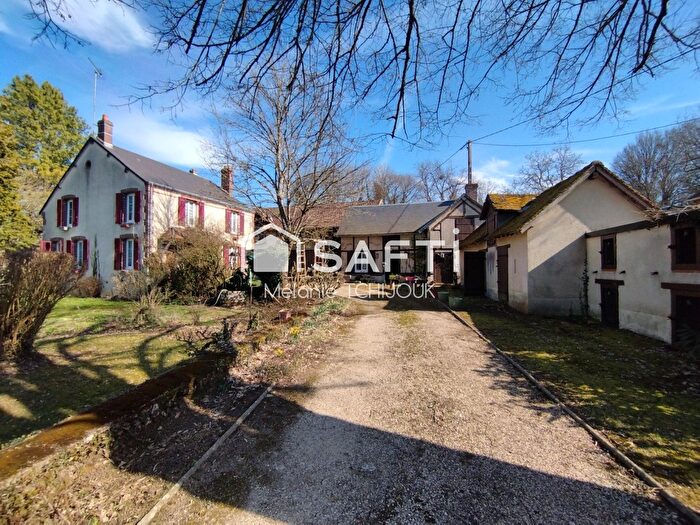 Maison à vendre - Saint-Maurice-sur-Aveyron - 5 pièces - 3 chambres
