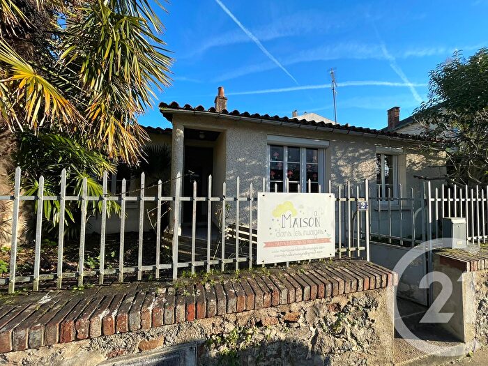 Maison à vendre - La Roche-sur-Yon, Pyramides, Jean-Yole - 5 pièces - 3 chambres