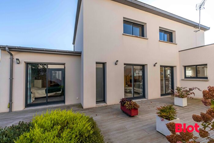 Maison à vendre - La Mézière - 6 pièces - 4 chambres