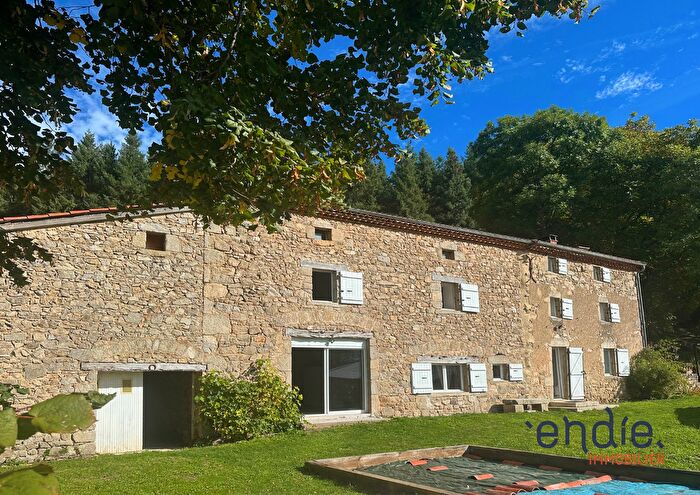 Maison à vendre - Vernet-la-Varenne - 7 pièces - 5 chambres