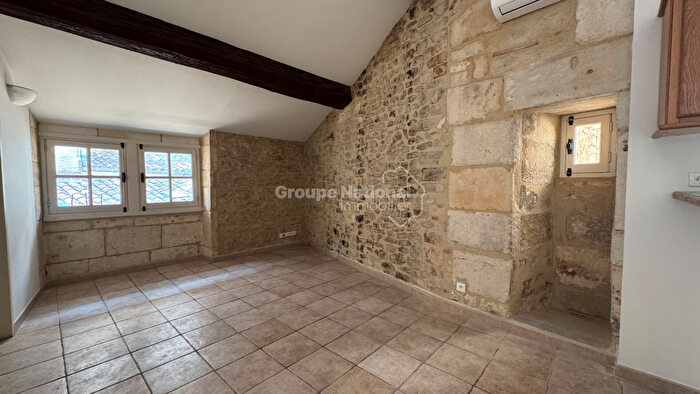 Appartement 2 pièces à Nîmes, Ecusson, Arènes, à louer