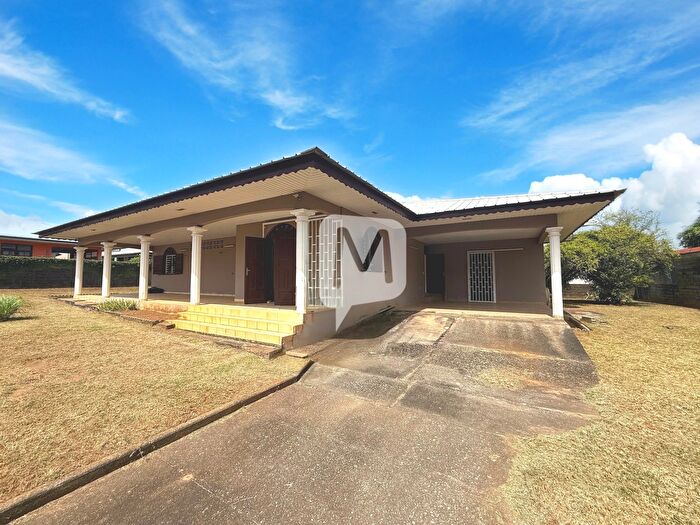 Maison à louer - Cayenne - 5 pièces - 4 chambres
