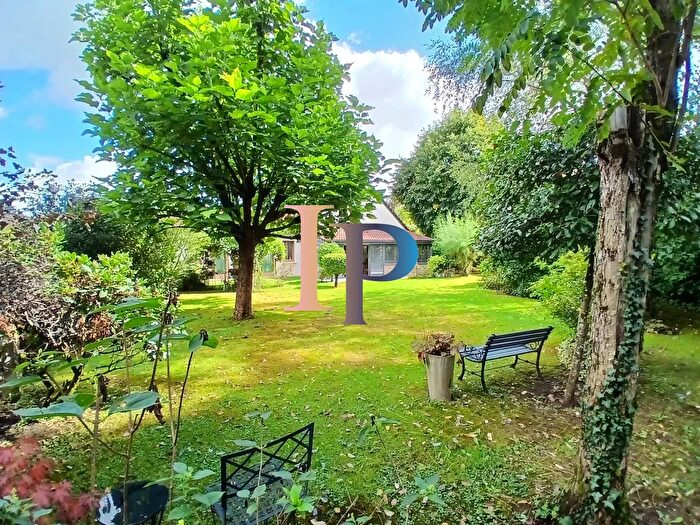 Maison 14 pièces à Charlieu, à vendre