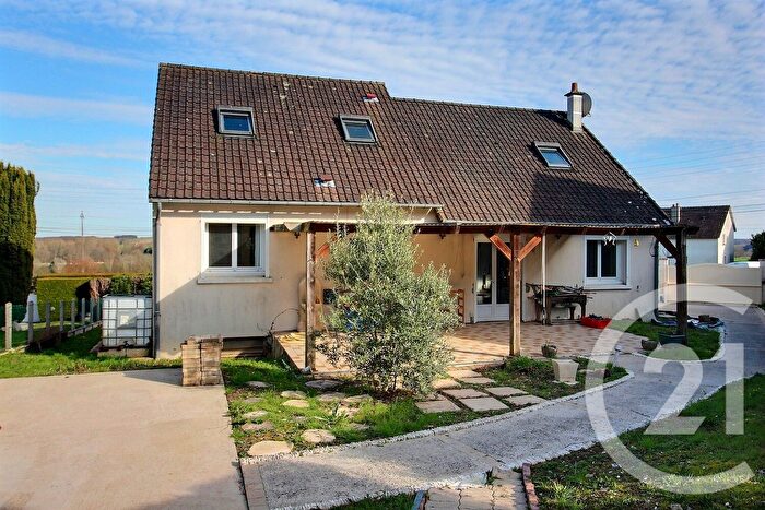 Maison à vendre - Cloyes-sur-le-Loir - 7 pièces - 6 chambres