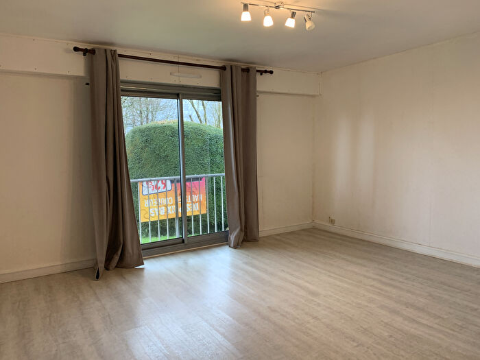 Appartement à louer - Pontivy, Château-Gaillard - 2 pièces - 1 chambre